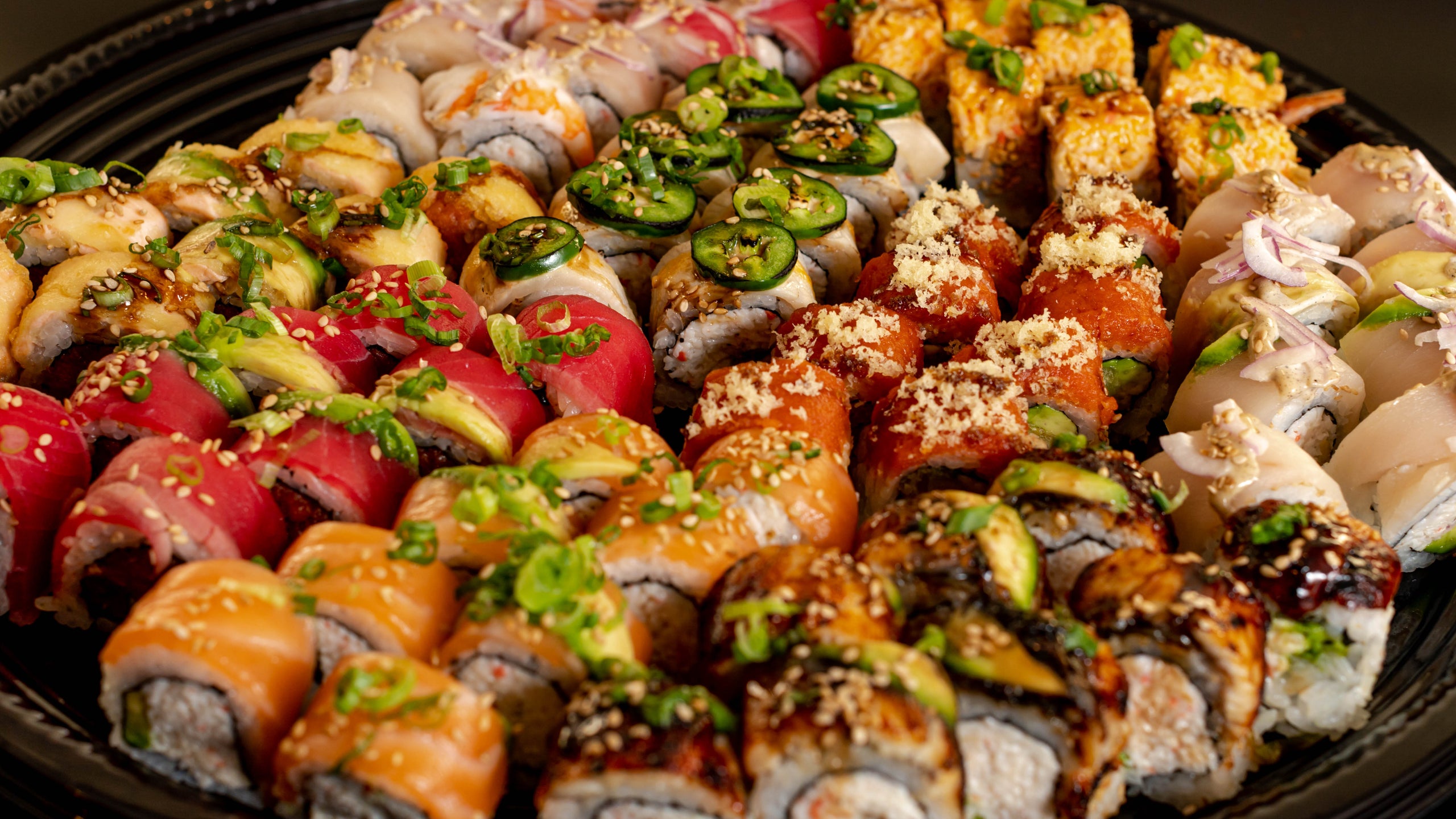 AMERICAN SUSHI TRAY (8 ROLL) | Fuji Grill